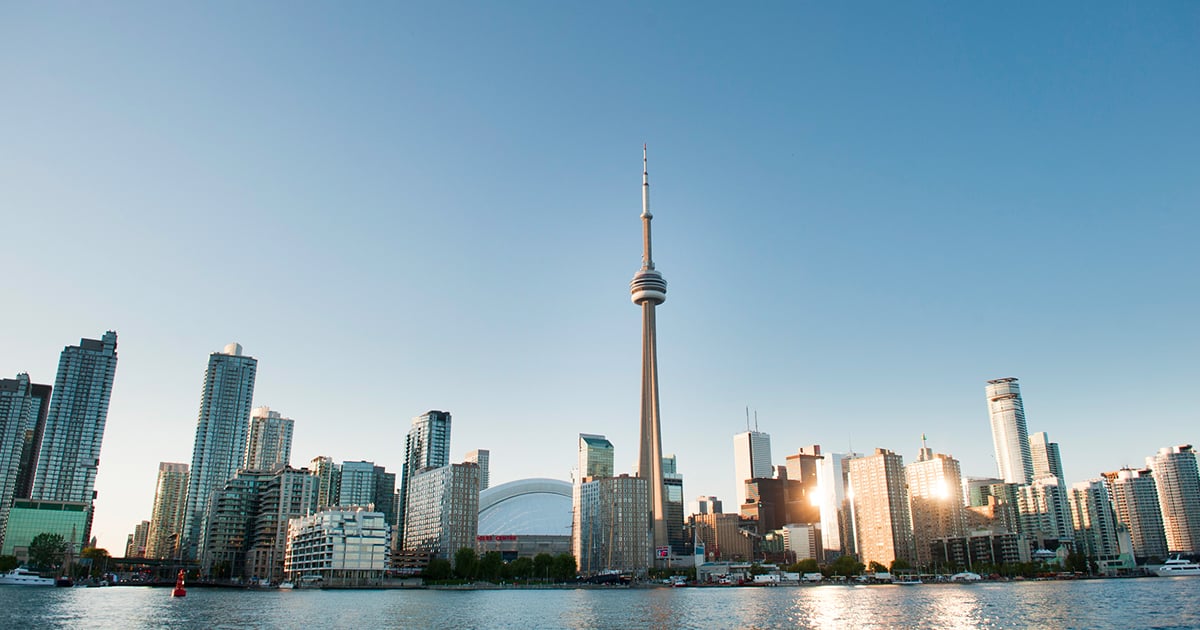 Vaincre son vertige au sommet de la Tour CN de Toronto - Québec le Mag
