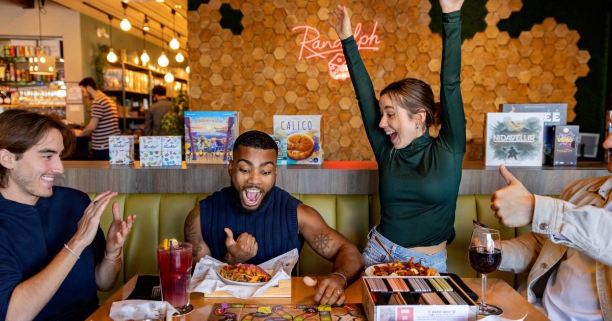 Randolph Pubs Ludiques : des jeux et du fun entre amis ! - Québec le Mag